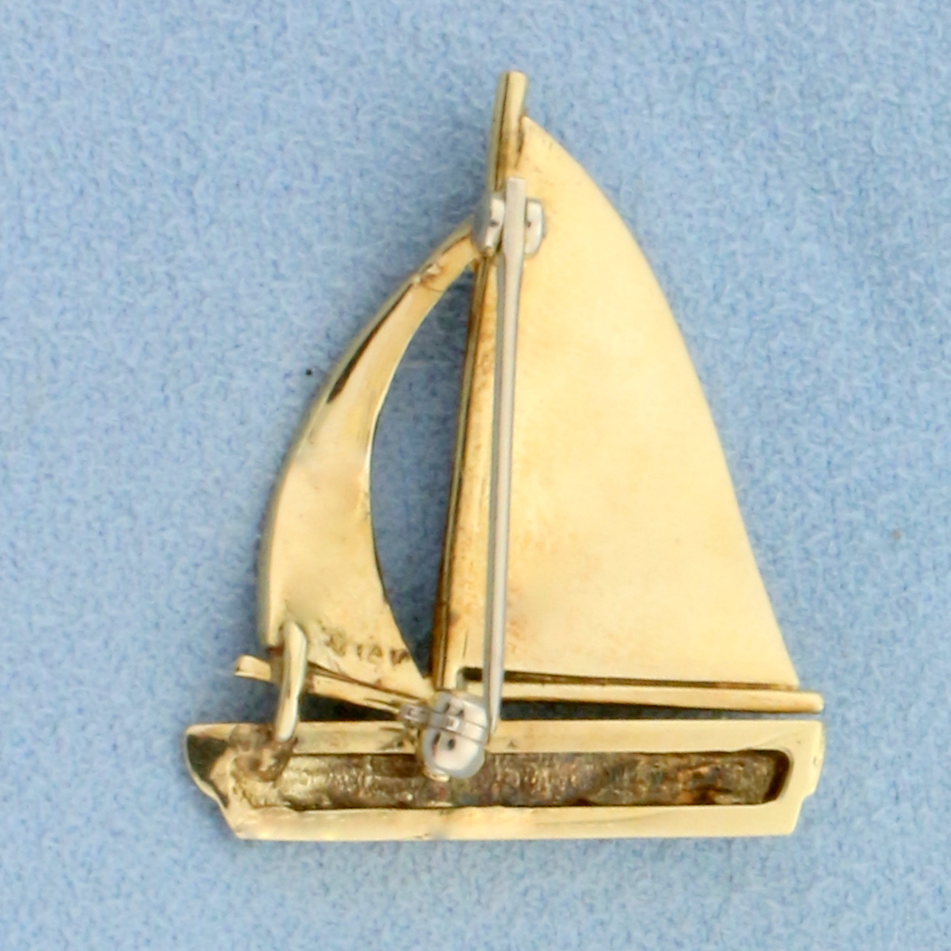 Sailboat Pin In 14K Yellow Gold | Property Room