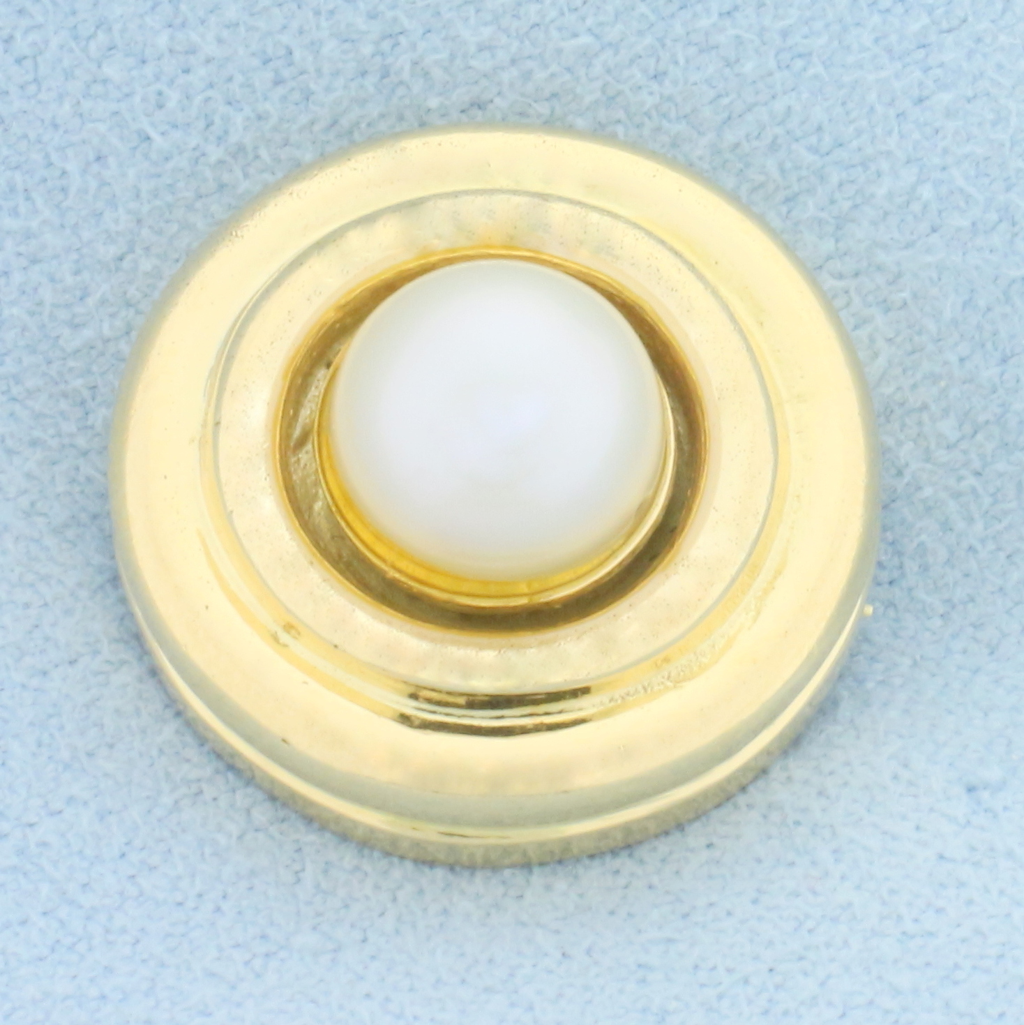 Vintage Akoya Pearl Pin or Brooch in 18K Yellow Gold | Property Room