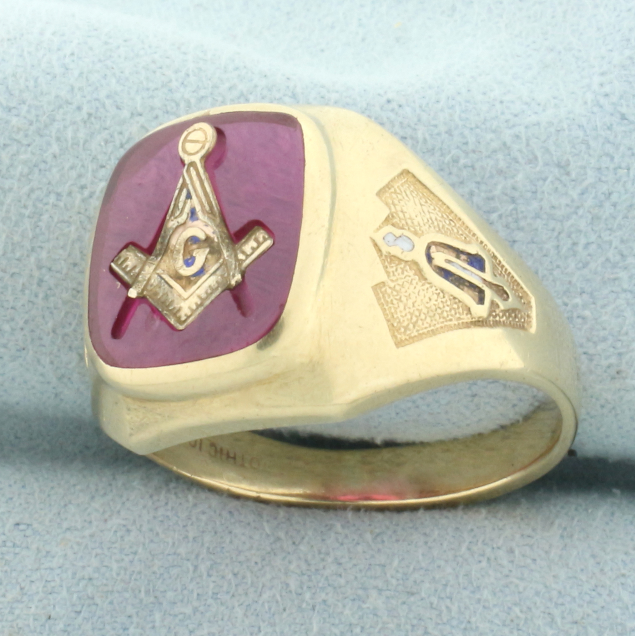 Vintage Lab Ruby Masonic Ring in 10k Yellow Gold | Property Room