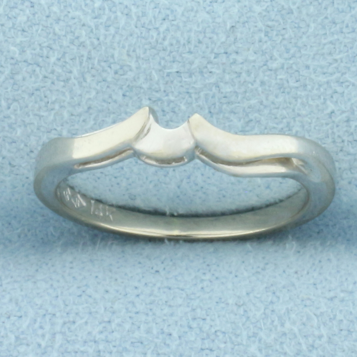 Wave Design Shadow Band Ring in 14k White Gold | Property Room