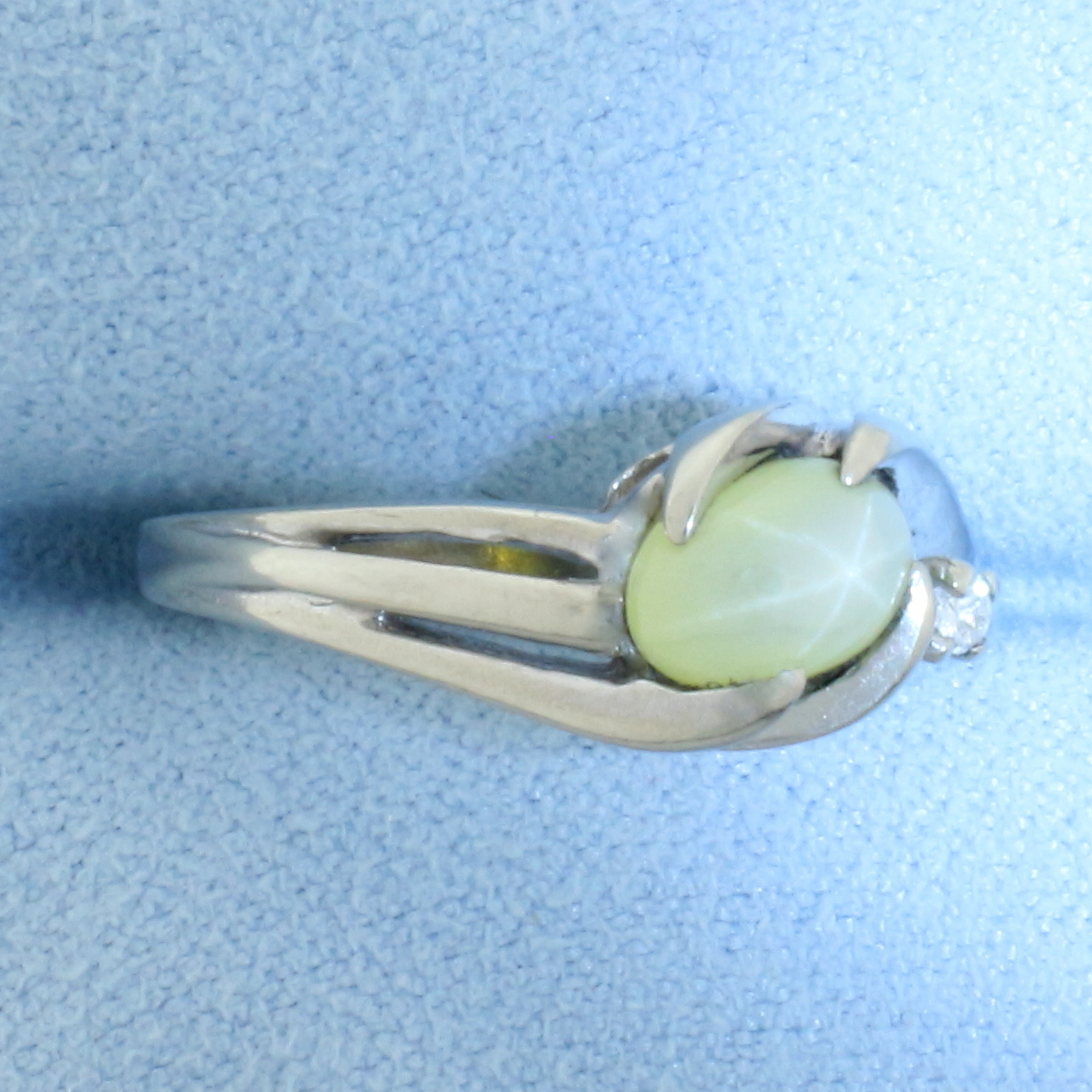 White Star Sapphire Ring in 14k White Gold | Property Room