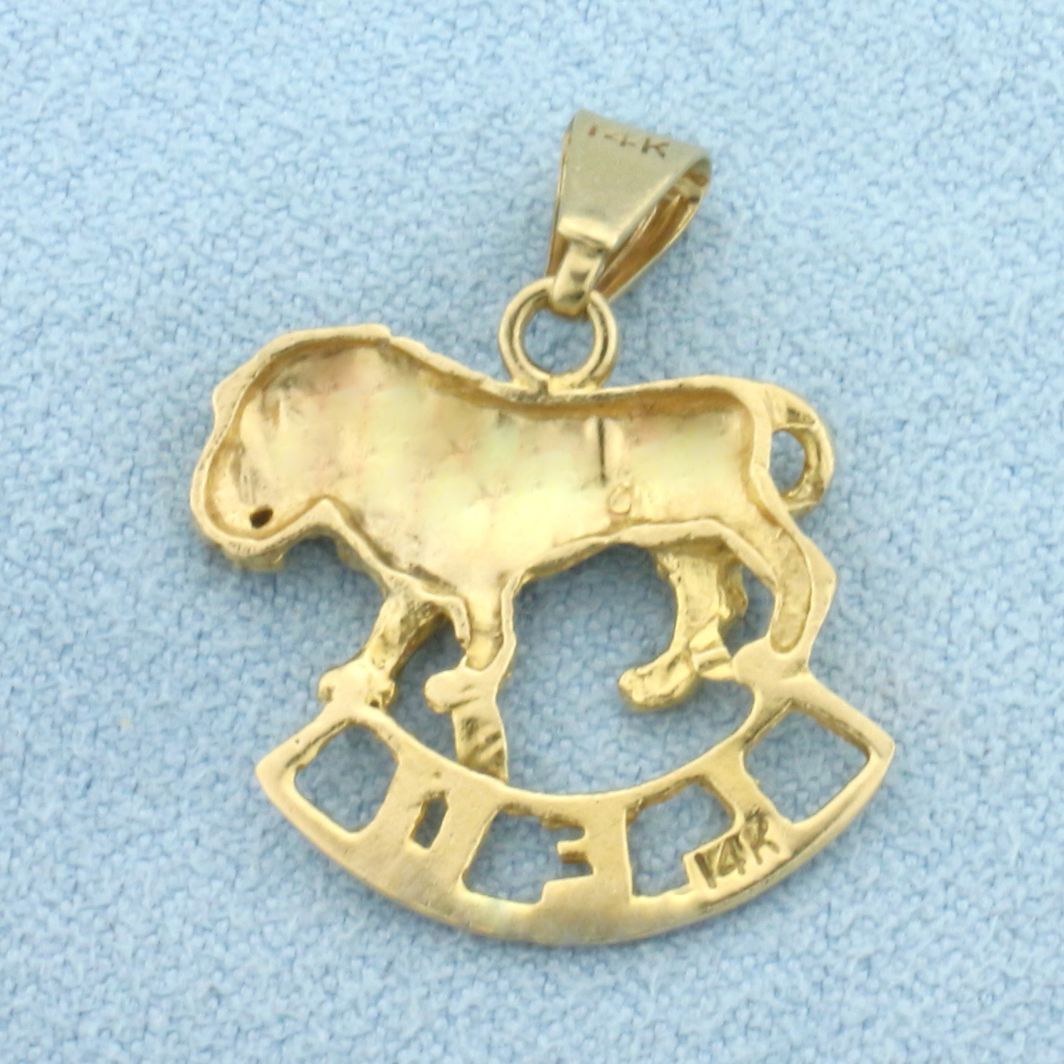 Zodiac Leo Lion Pendant in 14k Yellow Gold | Property Room