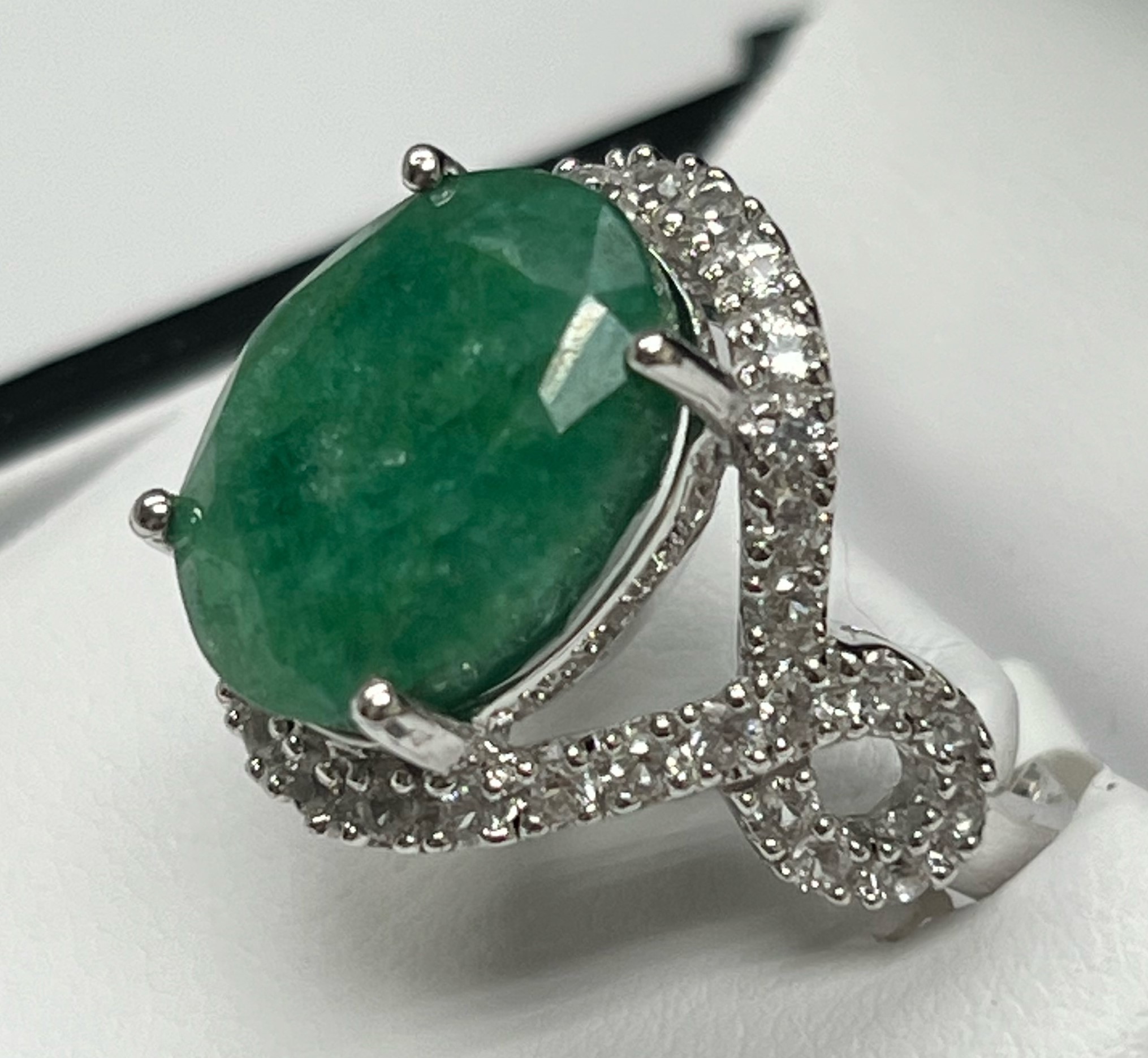 EMERALD & SAPPHIRE RING IN STERLING SILVER | Property Room