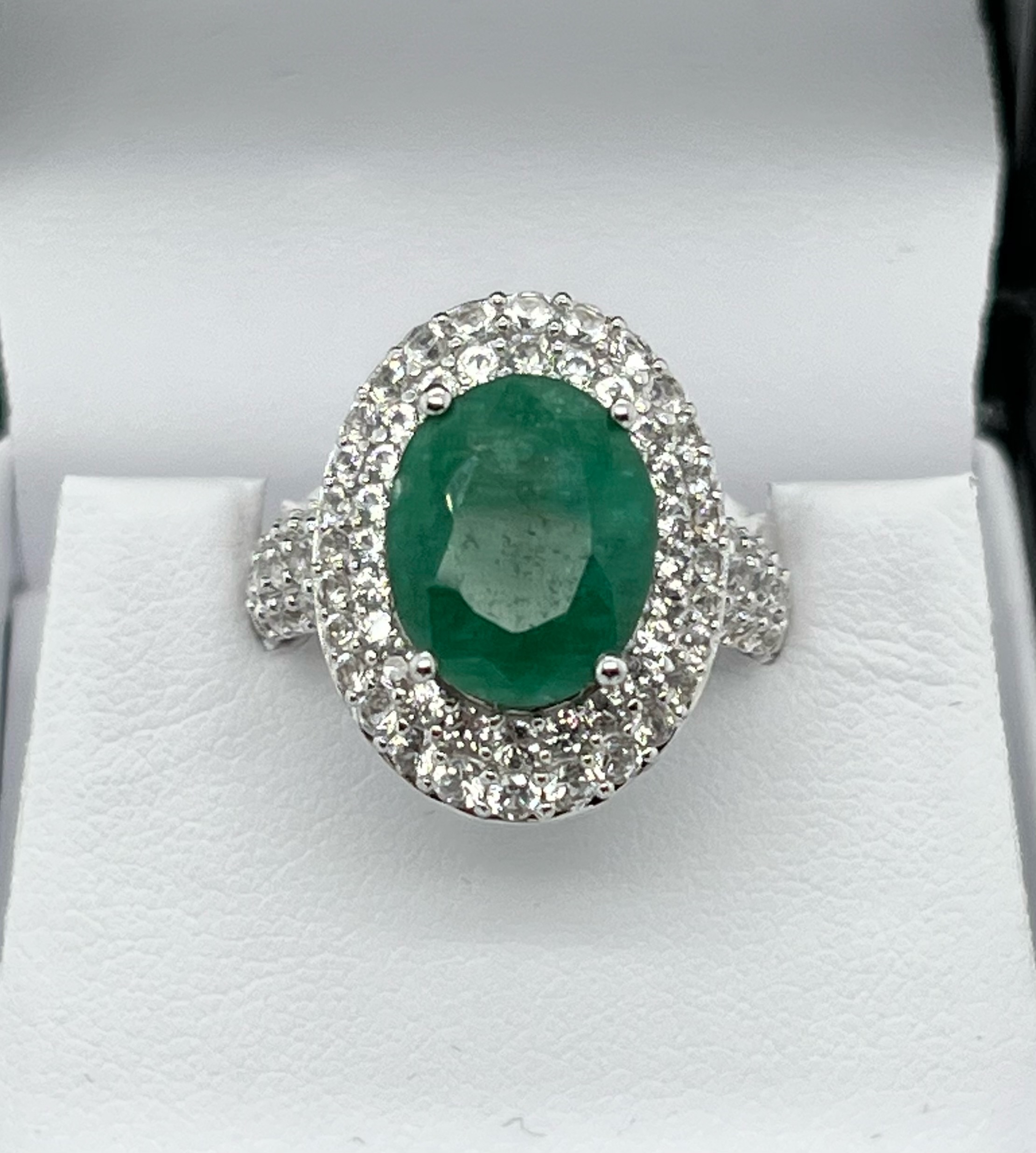 EMERALD & SAPPHIRE RING IN STERLING SILVER | Property Room