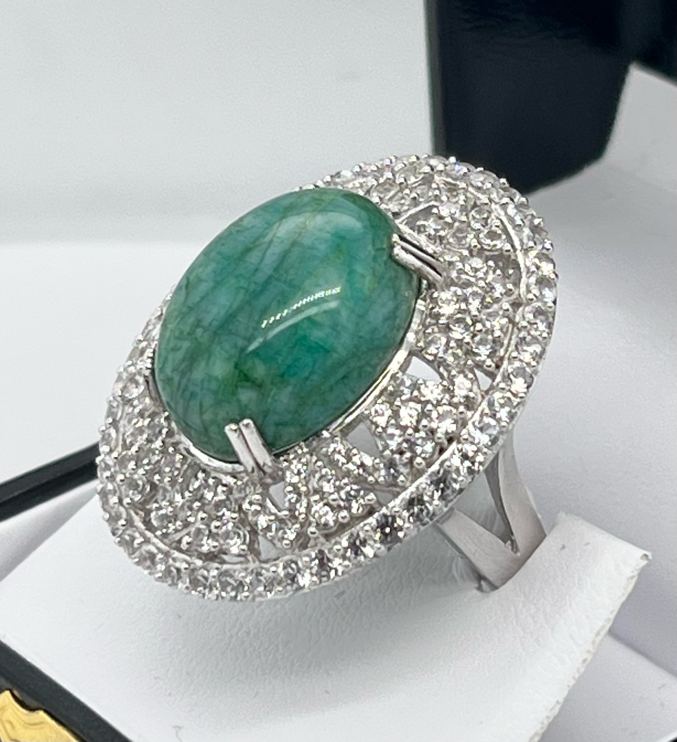EMERALD & SAPPHIRE RING IN STERLING SILVER | Property Room