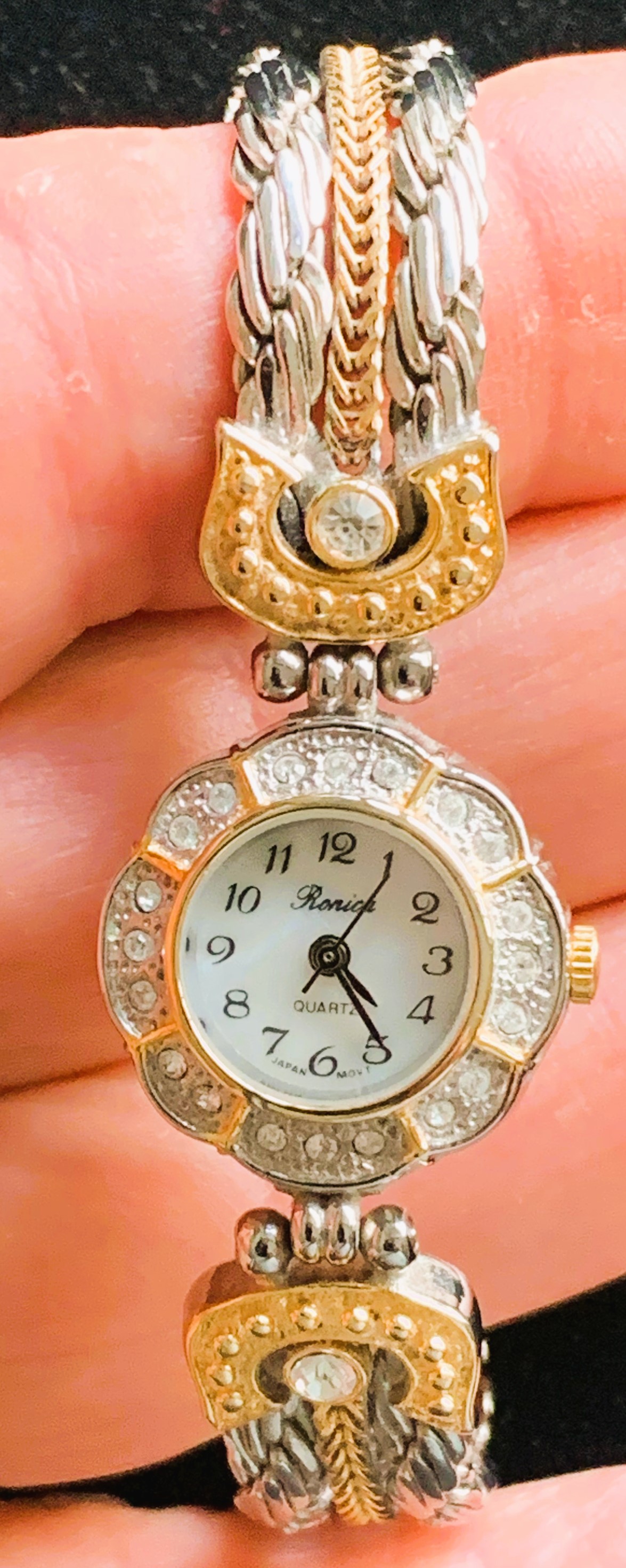 VINTAGE WOMENS RONICA QUARTZ WATCH, RUNNING WITH BEAUTIFUL BAND WITH ...