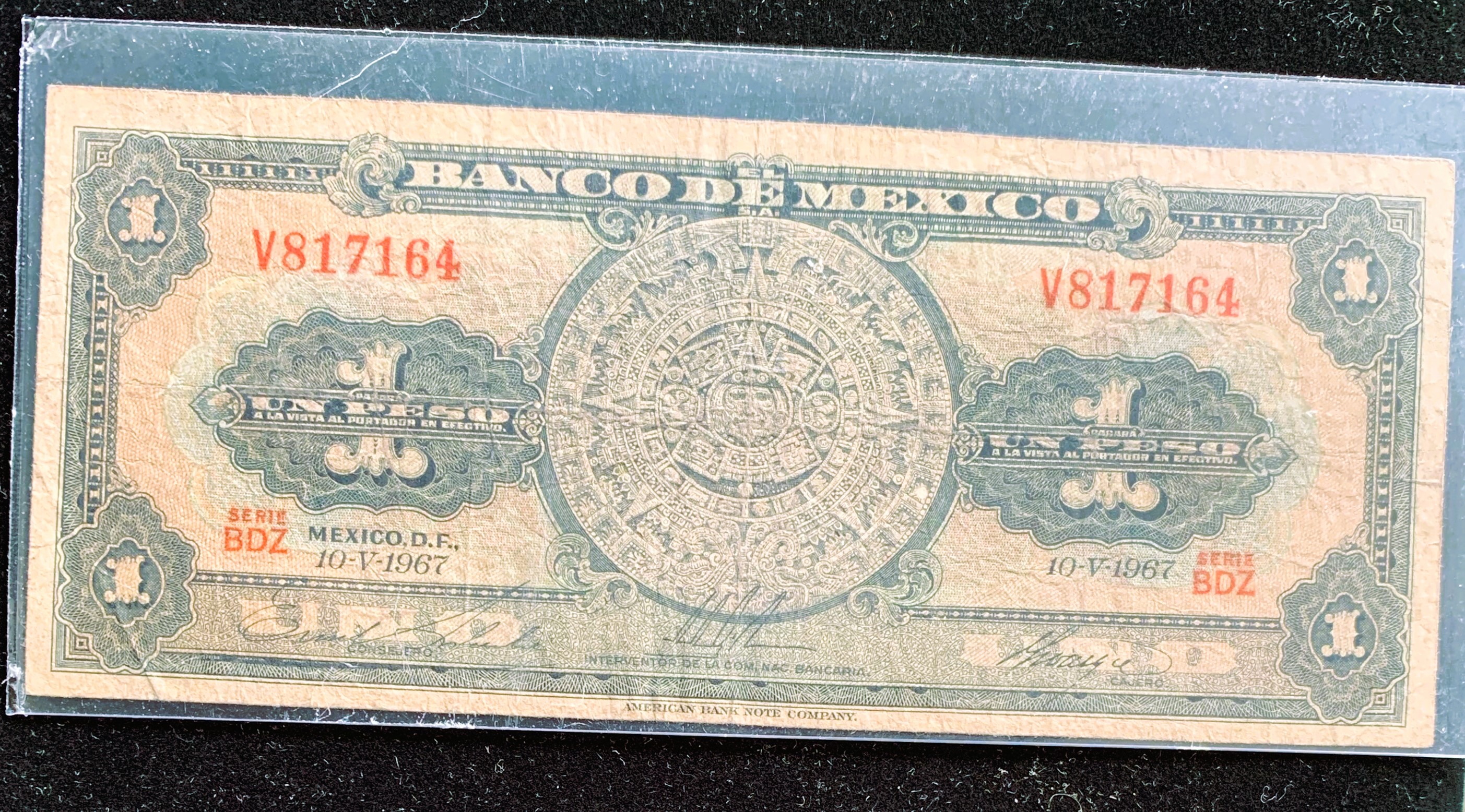 1967 SERIE BDZ BANCO DE MEXICO NOTE, IN A SLEVE1 UN PESO | Property Room