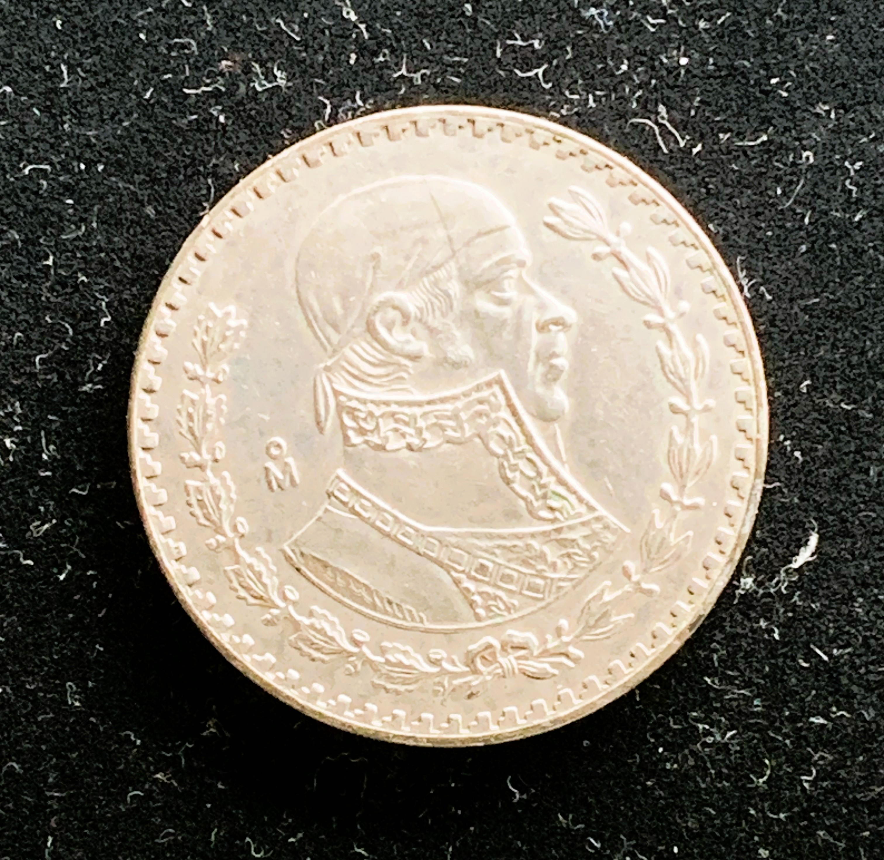 1967 MEXICO 1 PESO SILVER COIN, BRIGHT SHINY VERY CONDITION | Property Room