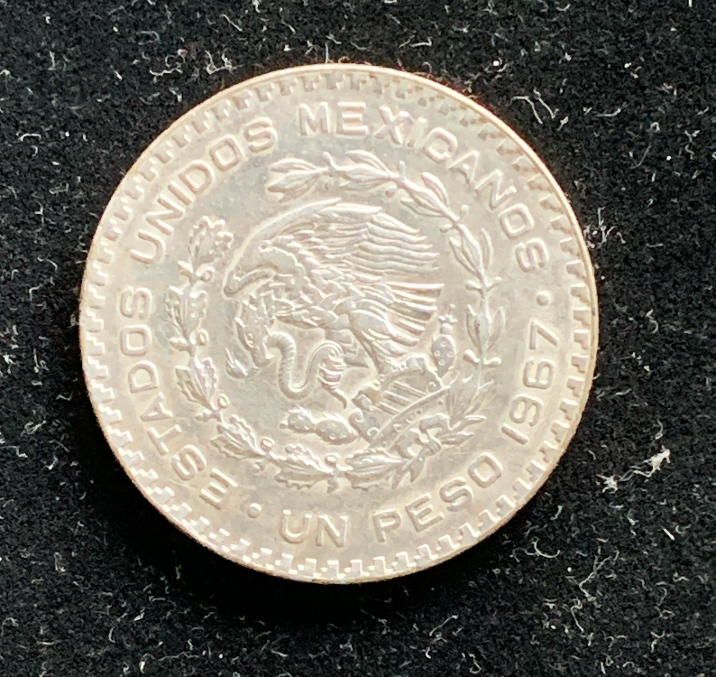 1967 MEXICO 1 PESO SILVER COIN, BRIGHT SHINY VERY CONDITION | Property Room