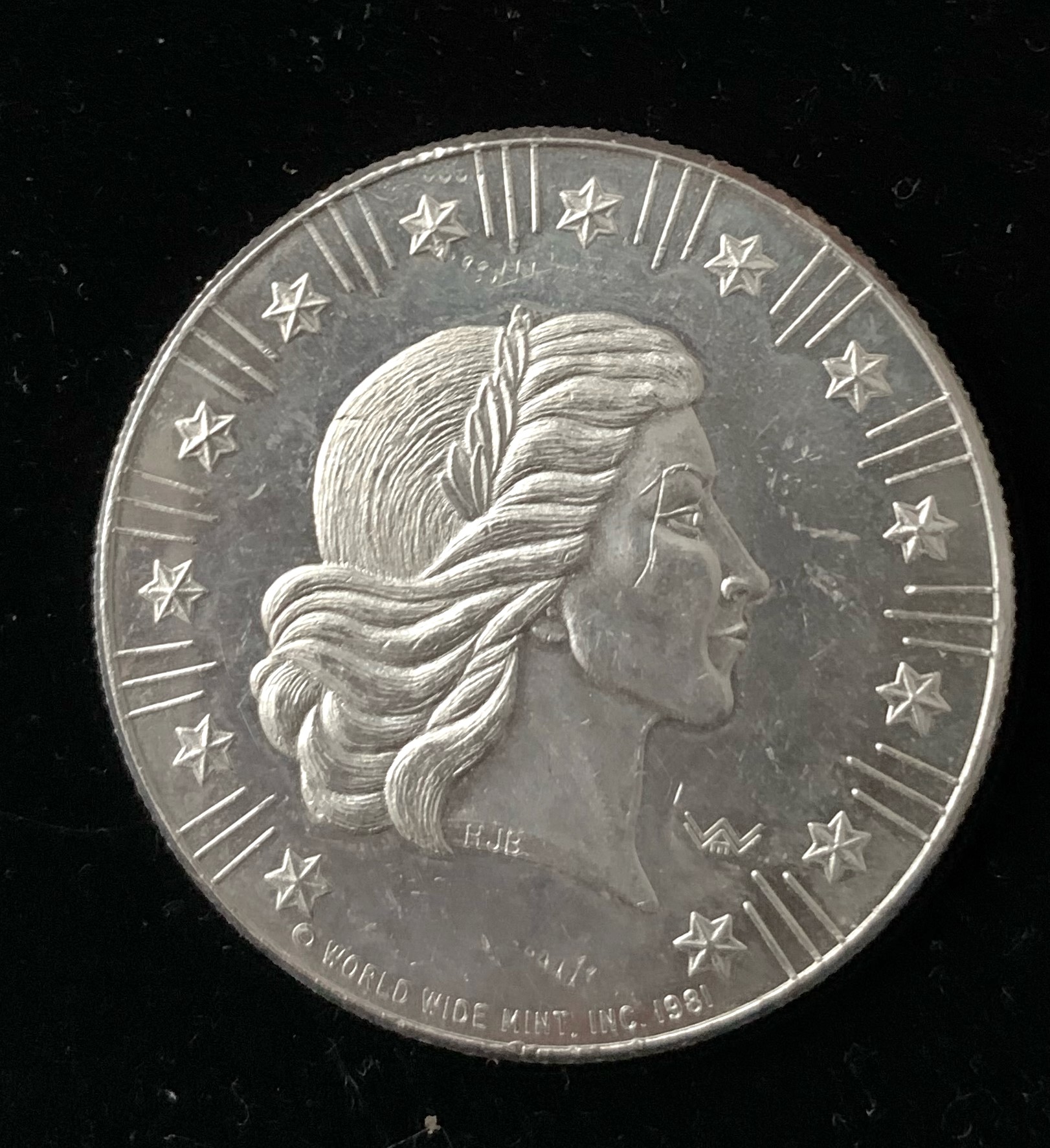 1oz ROUND .999 FINE SILVER VINTAGE AMERICAN EAGLE | Property Room