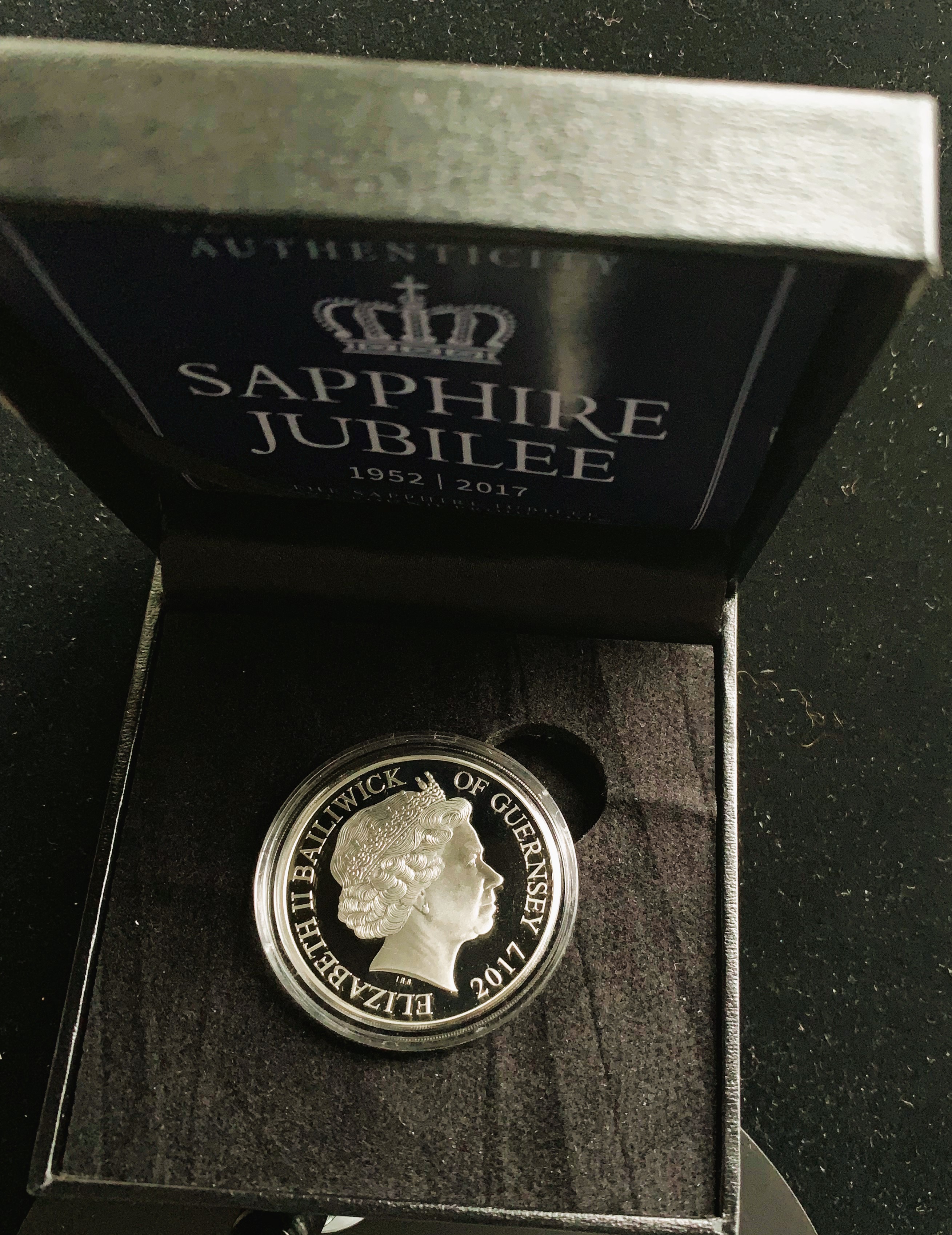2017 SAPPHIRE JUBILEE, GUERNSEY 5 POUNDS PROOF COIN WITH A SAPPHIRE ...