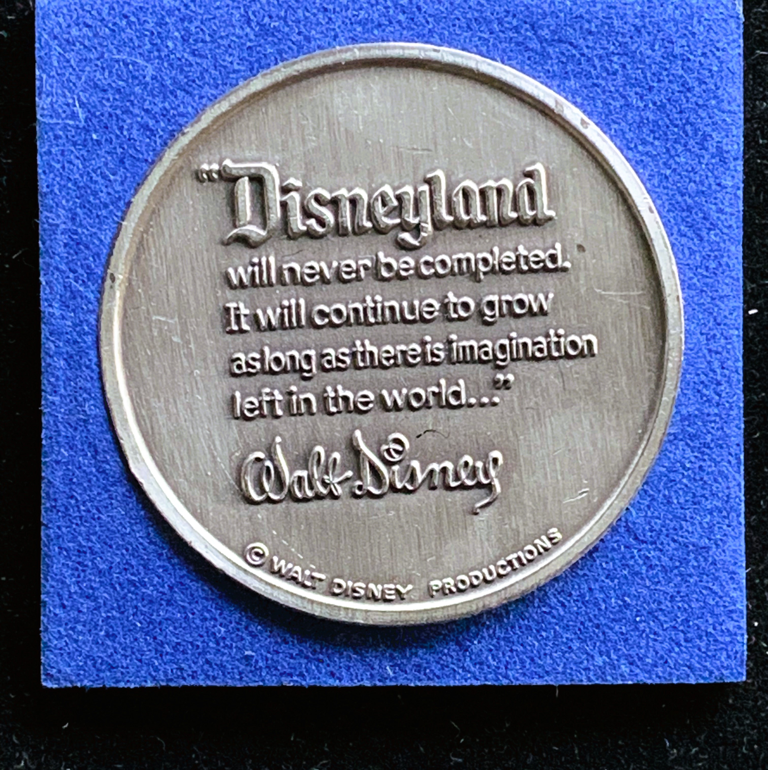 DISNEYLAND 25TH ANNIVERSARY COIN, 1980 UNCIRCULATED IN ORIGINAL CASE ...