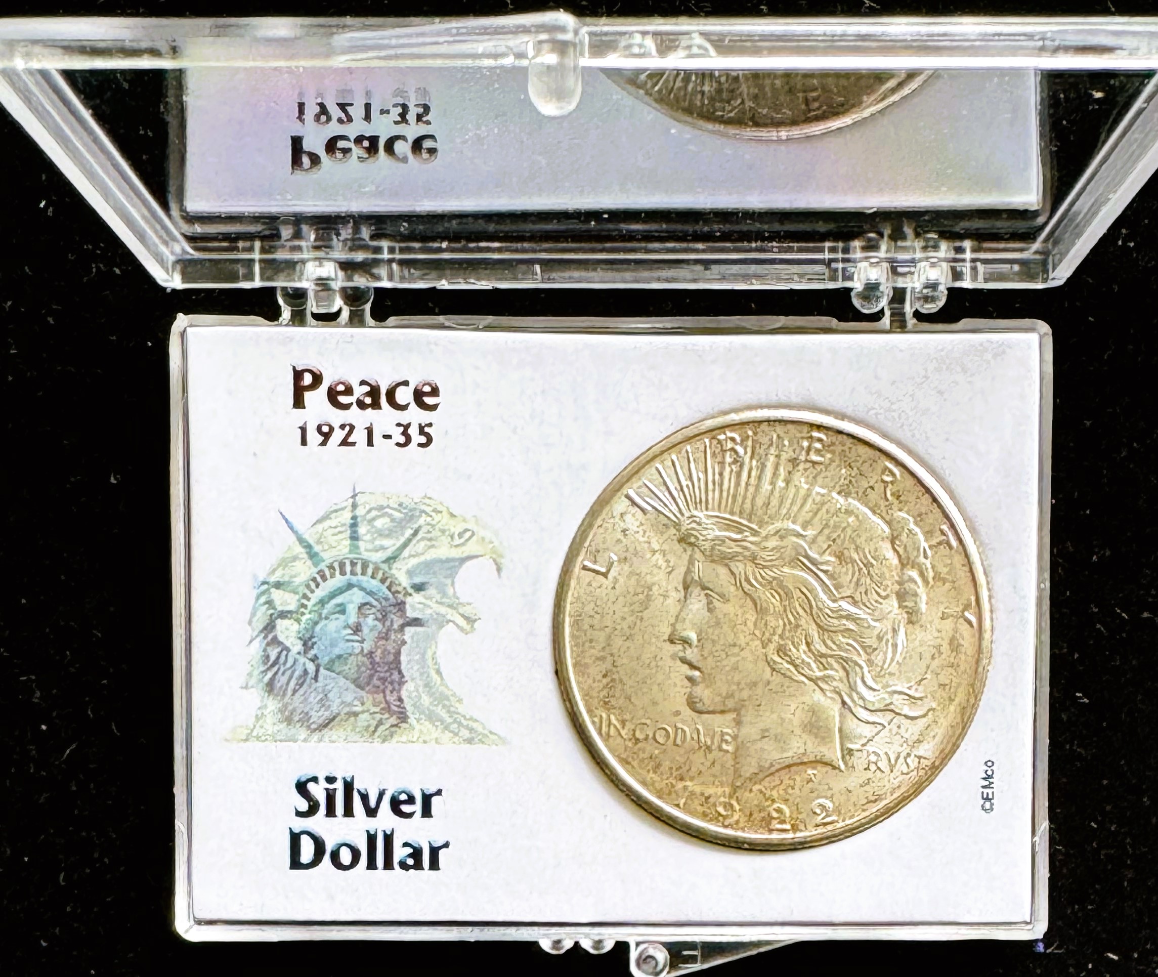 1922-S SILVER PEACE DOLLAR, BRIGHT SHINY DETAILED GEM COIN IN A CASE ...