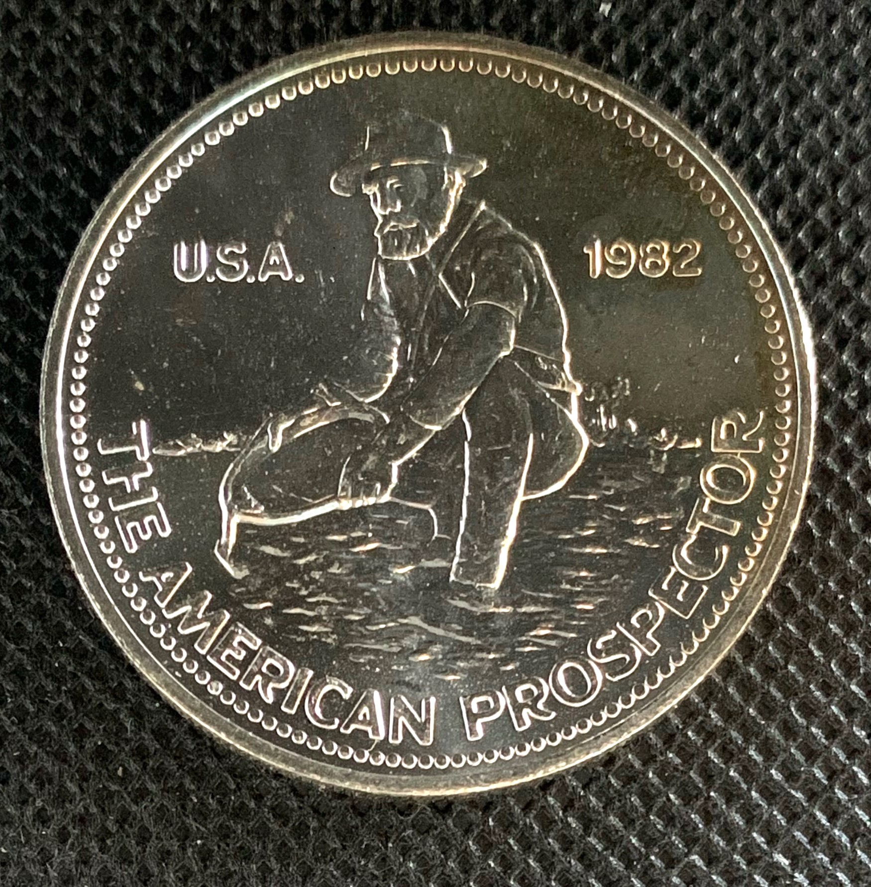 1 TROY OZ ROUND .999 FINE SILVER VINTAGE ENGELHARD UNC 1982 THE ...