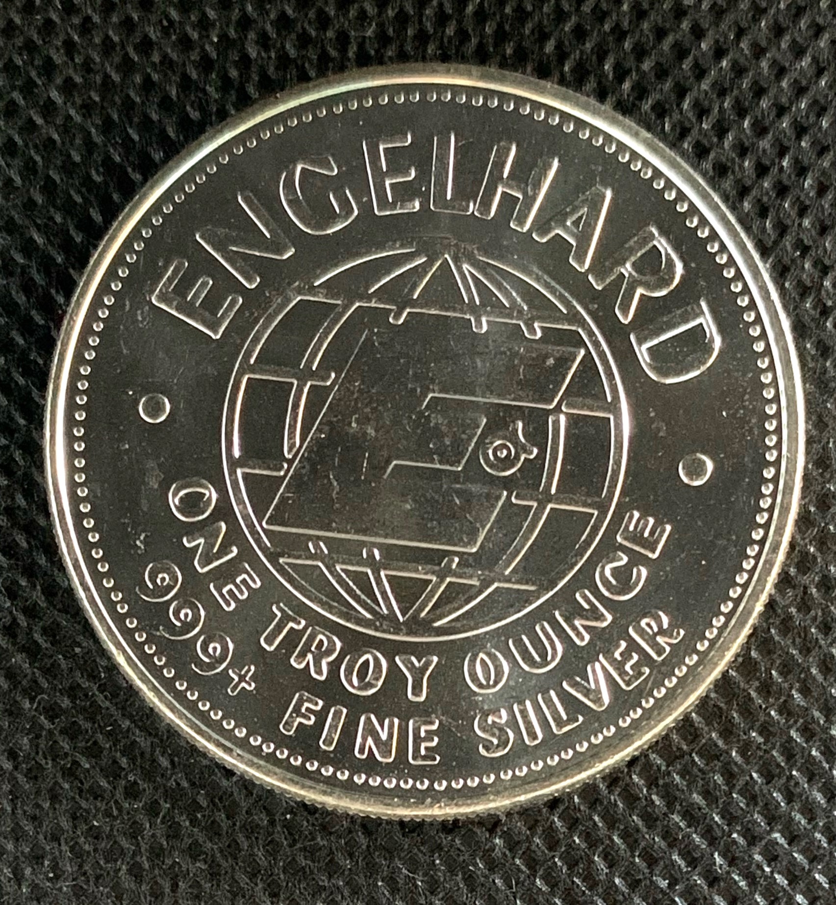 1 TROY OZ ROUND .999 FINE SILVER VINTAGE ENGELHARD UNC 1982 THE ...