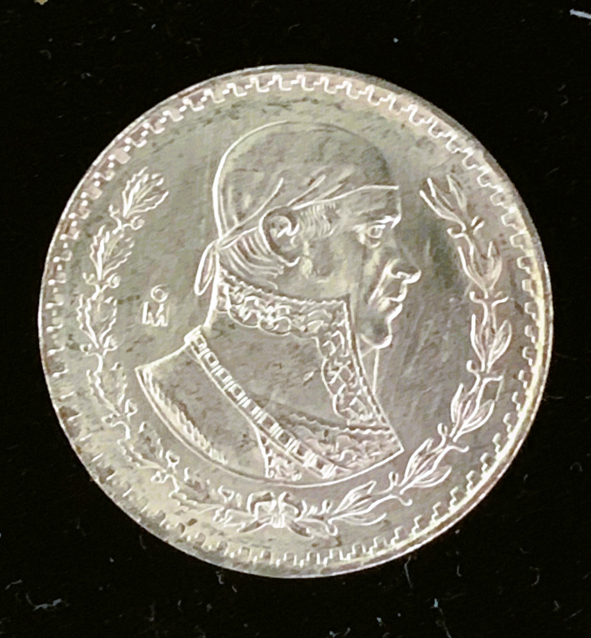 MEXICO ONE PESO 1963 SILVER, UNCIRCULATED BRIGHT SHINY COIN | Property Room