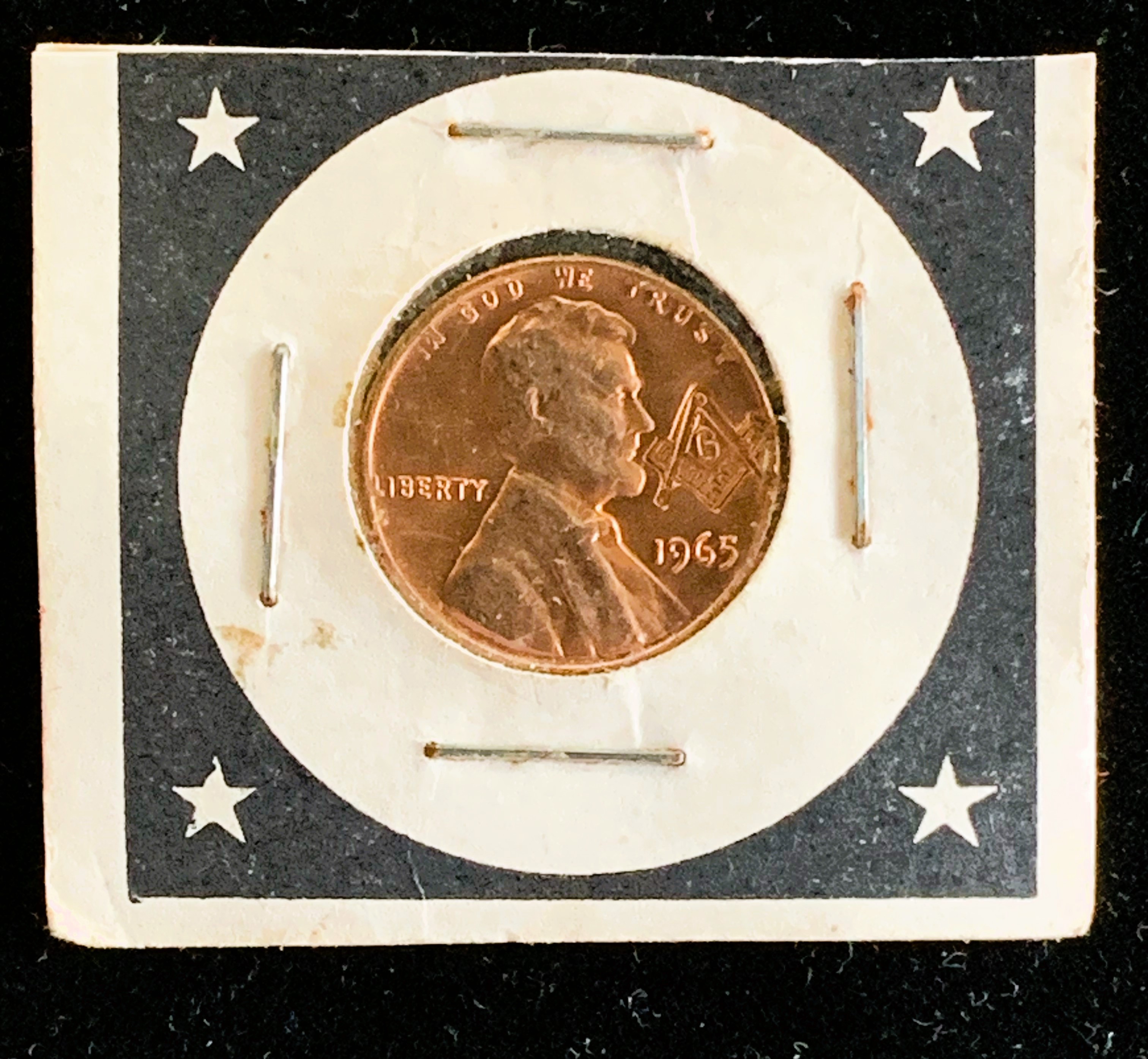 MASONIC SYMBOL ON BU 1965 LINCOLN CENT | Property Room
