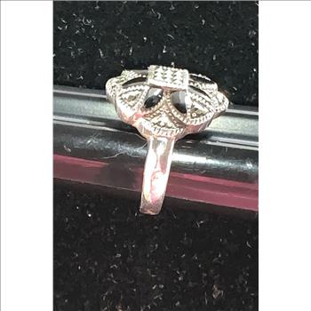 .925 STERLING SILVER RING SIZE 6, WITH REALLY NICE STONES | Property Room