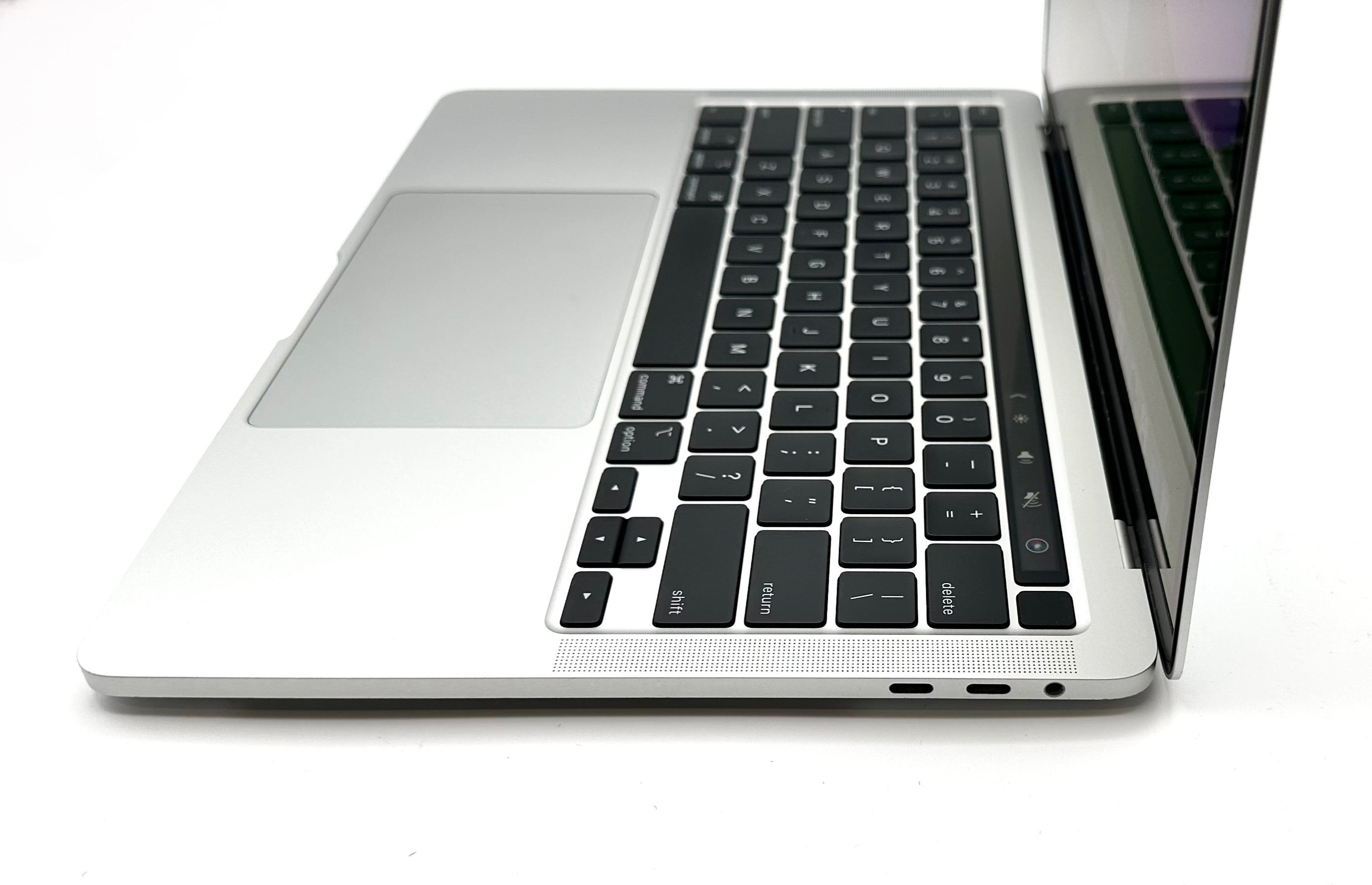 2020 Apple MacBook Pro 13", 4 TBT3 512GB SSD 16GB RAM | Property Room