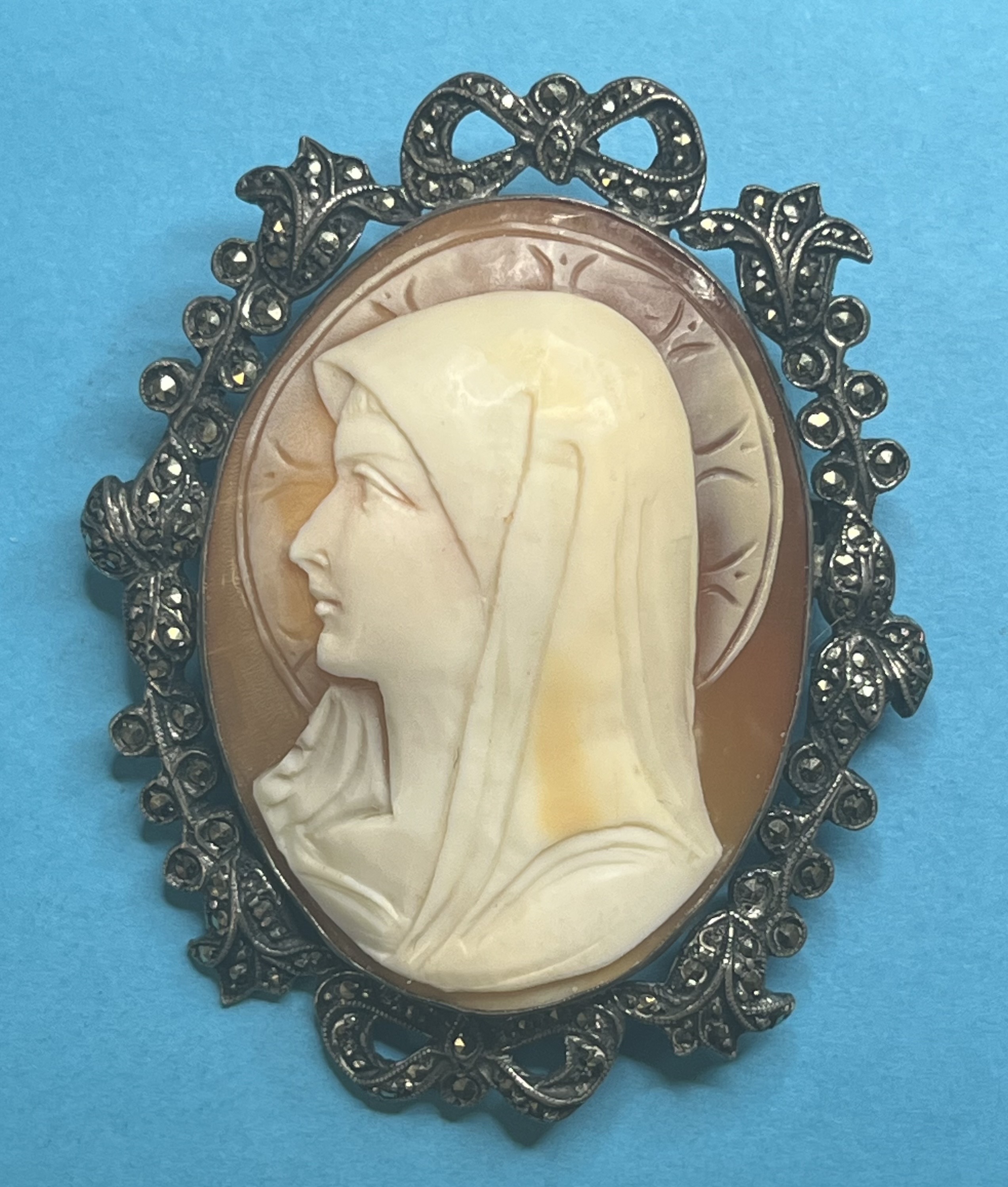 Vintage Virgin Mary Cameo Brooch Pin | Property Room