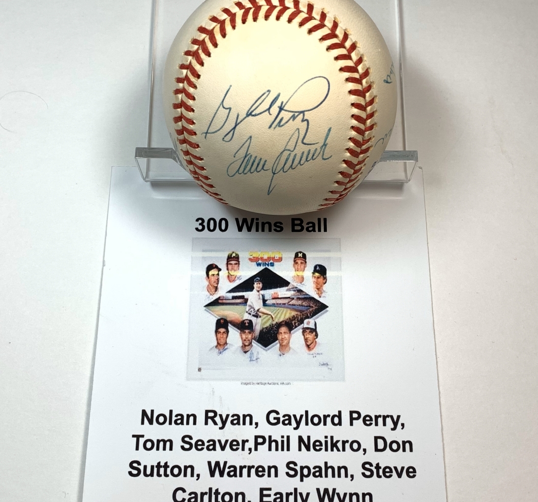 300 WINS PITCHER SIGNED BASEBALL RYAN, WYNN, SEAVER + | Property Room