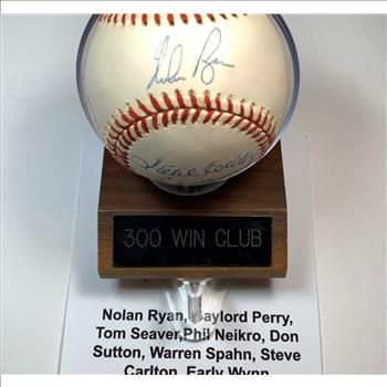 300 WINS PITCHER SIGNED BASEBALL RYAN, WYNN, SEAVER + | Property Room