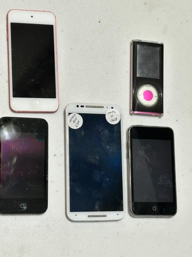 Apple Ipod Touch and Phone Lot | Property Room