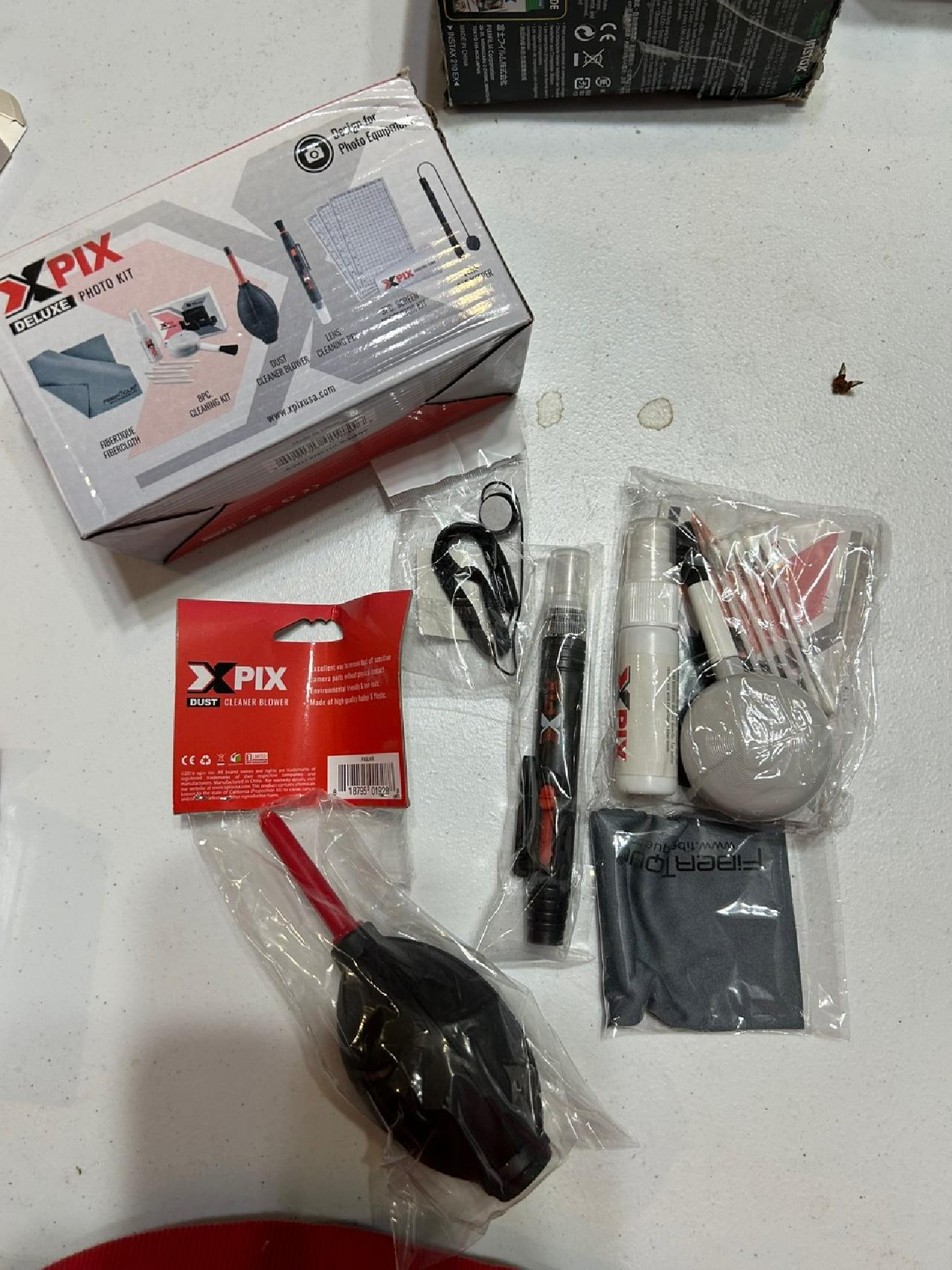 XPIX Deluxe Photo Kit for DSLR Cameras and Photo Equipment | Property Room