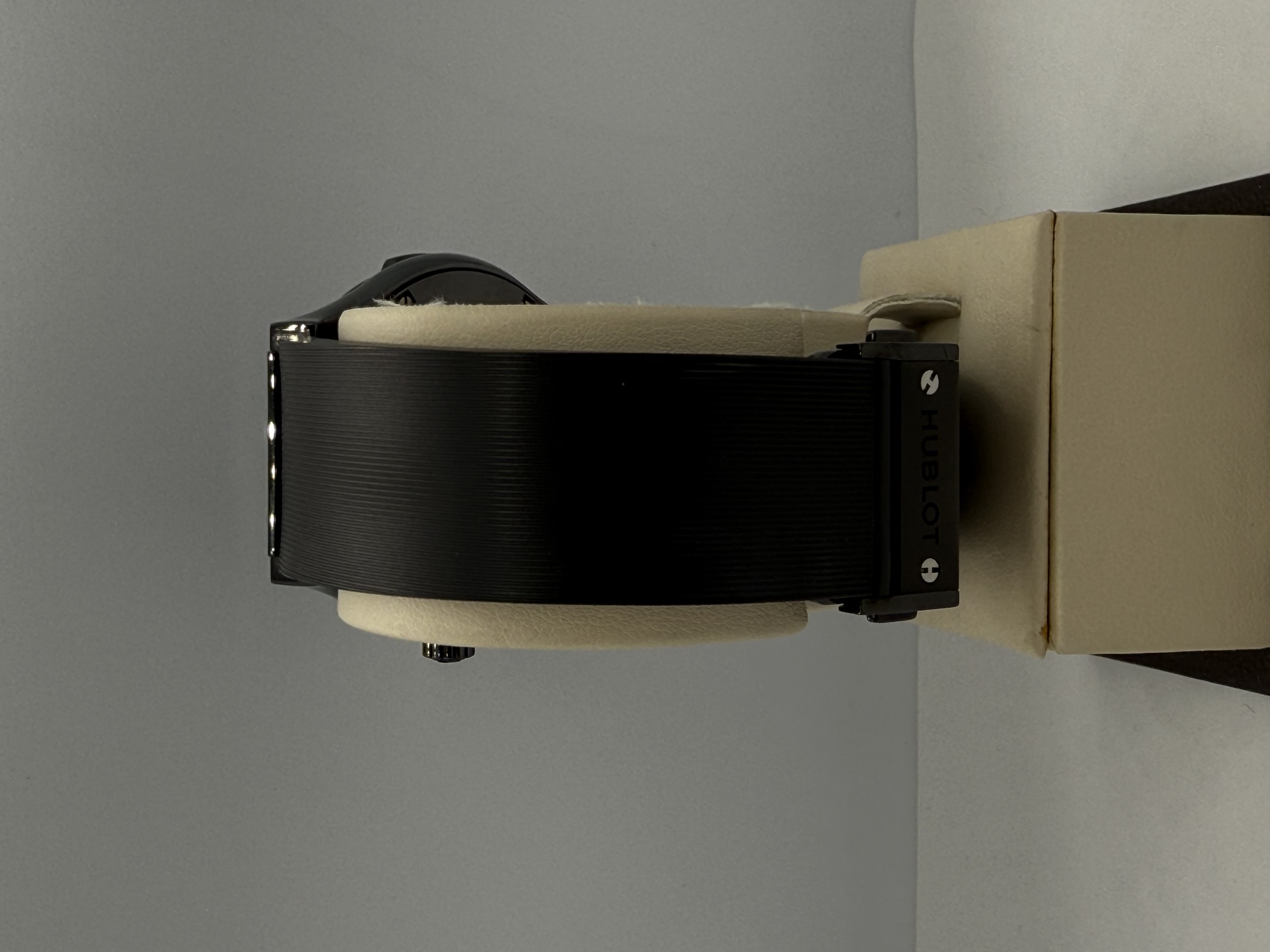 Hublot Classic Fusion, Ceramic & Carbon Fiber, 45mm, 511.CM.1770.RX ...